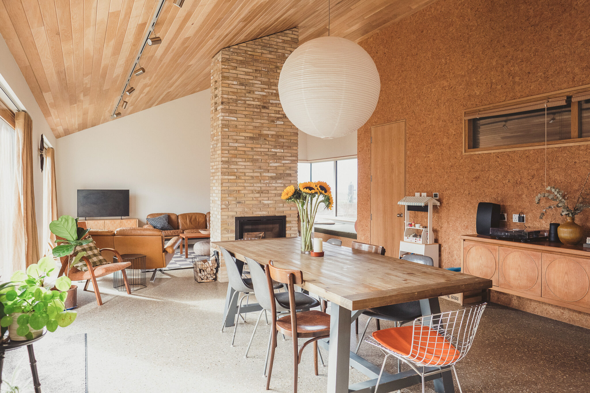 Kip with Friends. - Kip Hideaways